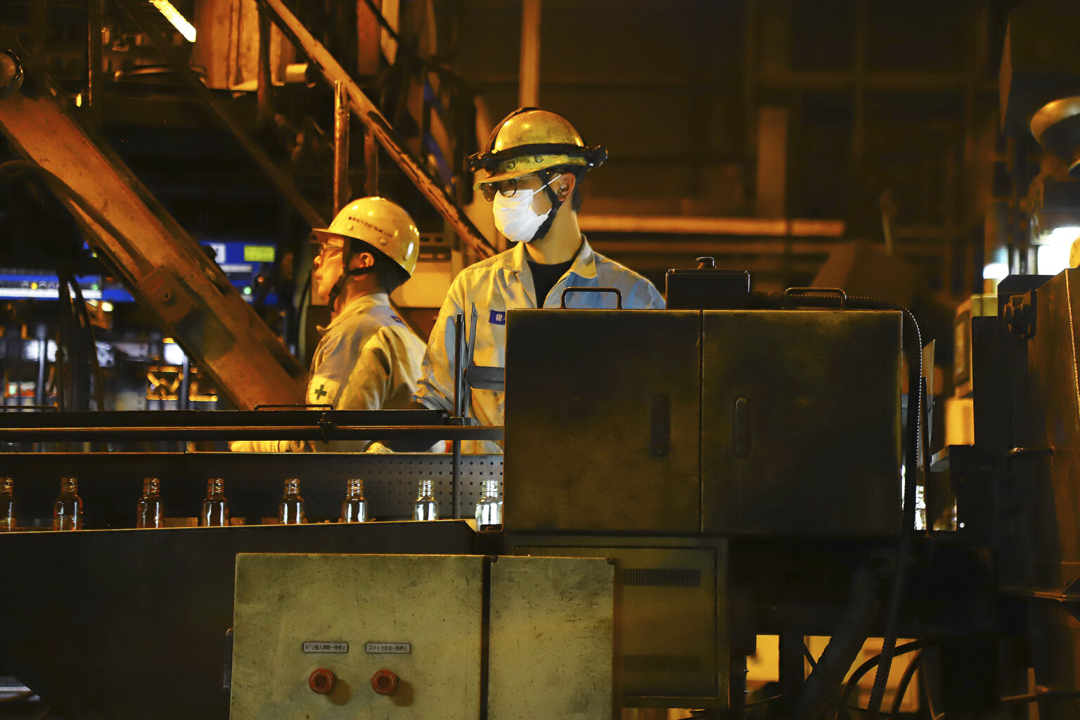 TOYO GLASS – We are a company that creates the future of glass.